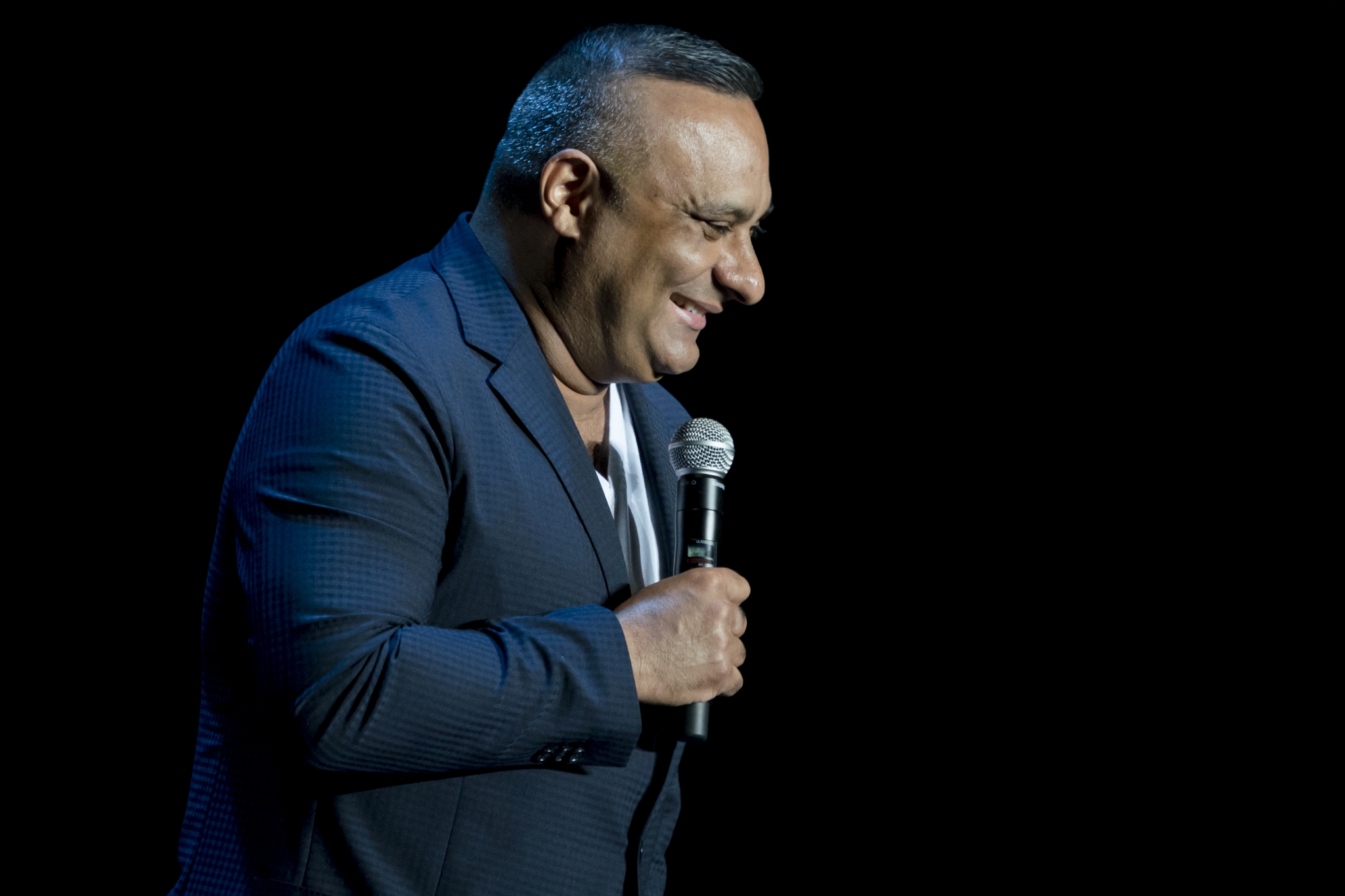 Russell Peters’ Deported Tour Leaves Audience in Tears of Laughter