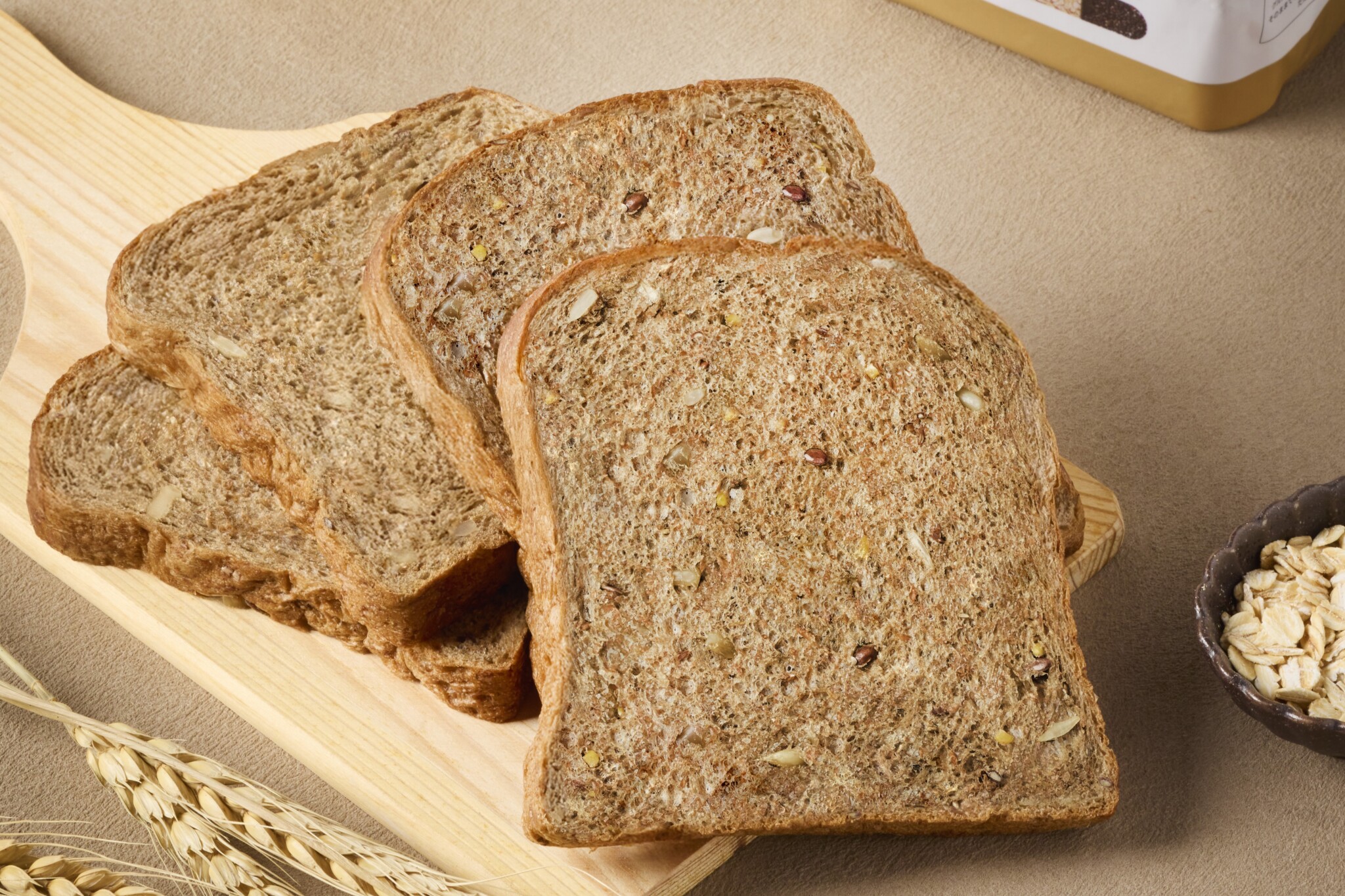 Sunshine Introduces New KOMUGI GOLD Bread Series with Dark Rye Komugi Loaf